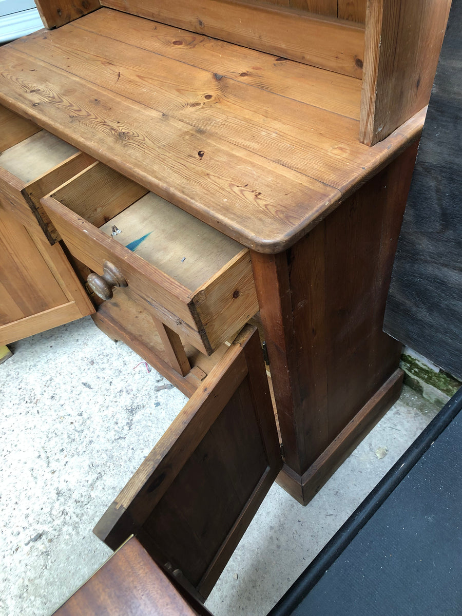 Solid Pine Farmhouse Kitchen Dresser – The Home Remedy Stroud