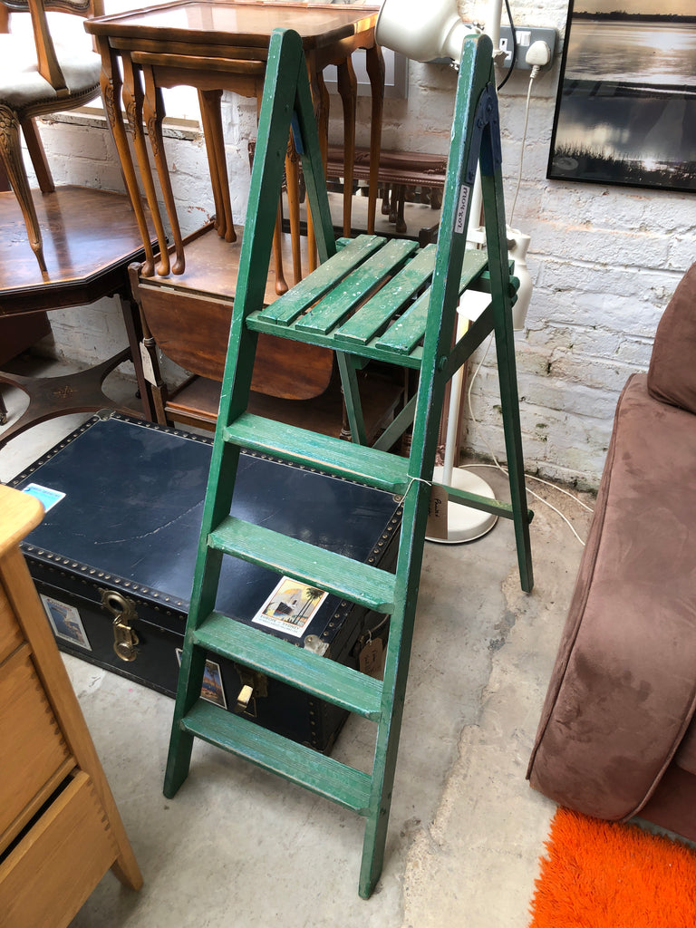 Rustic Painted Ladder – The Home Remedy Stroud